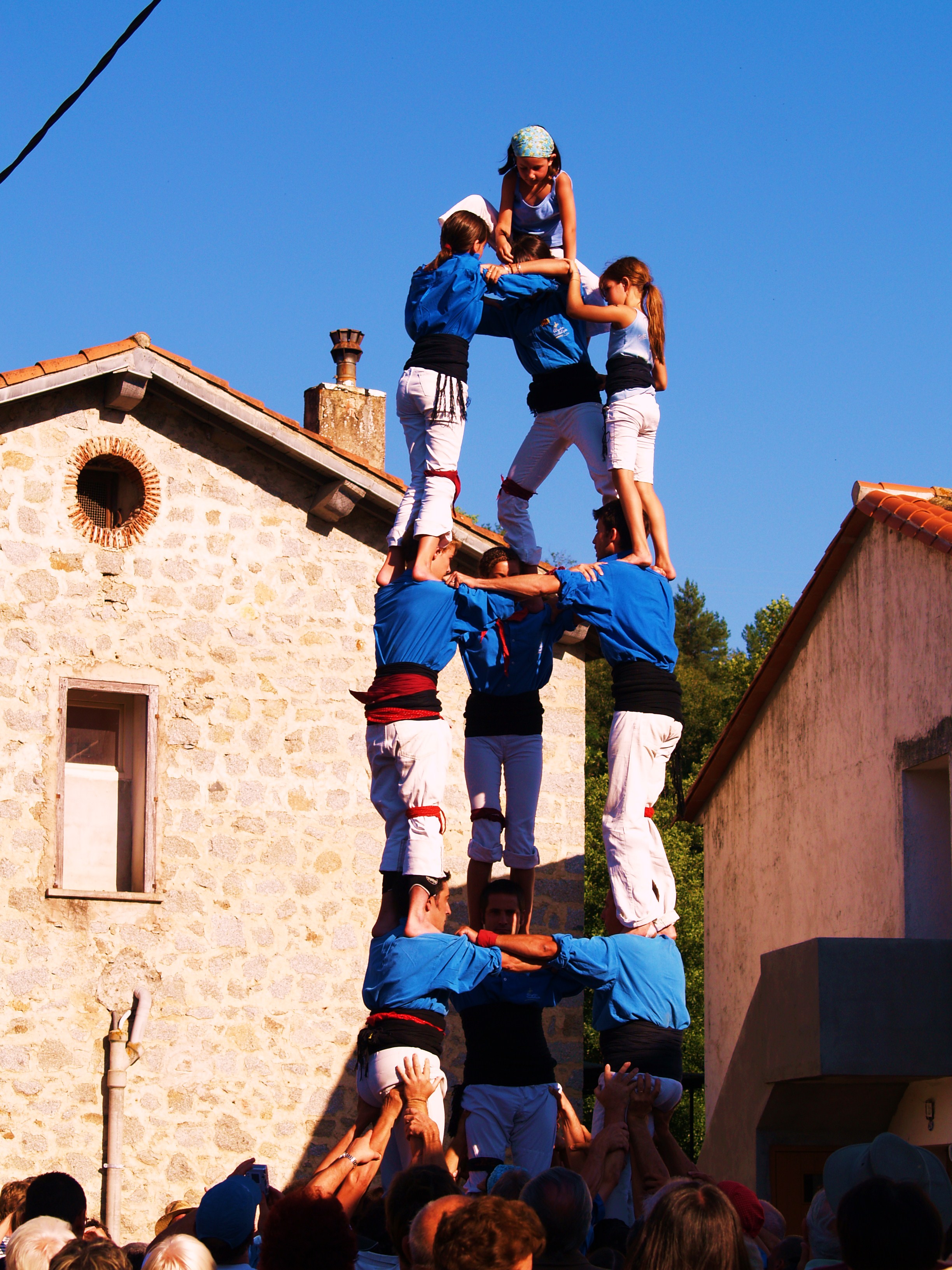 Castellers ou château humain tradition catalane (Photo La Gazette ...